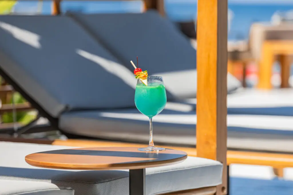 CATCH BEACH CLUB | DINING